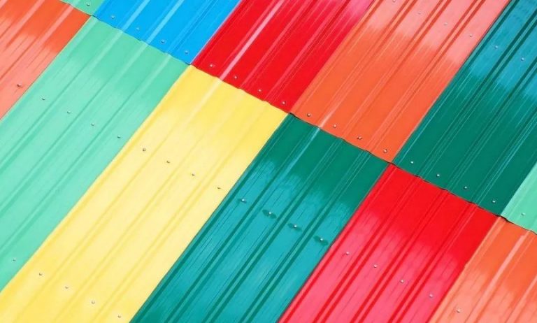 Tipos de telhas metálicas: confira quais são e como escolher a correta